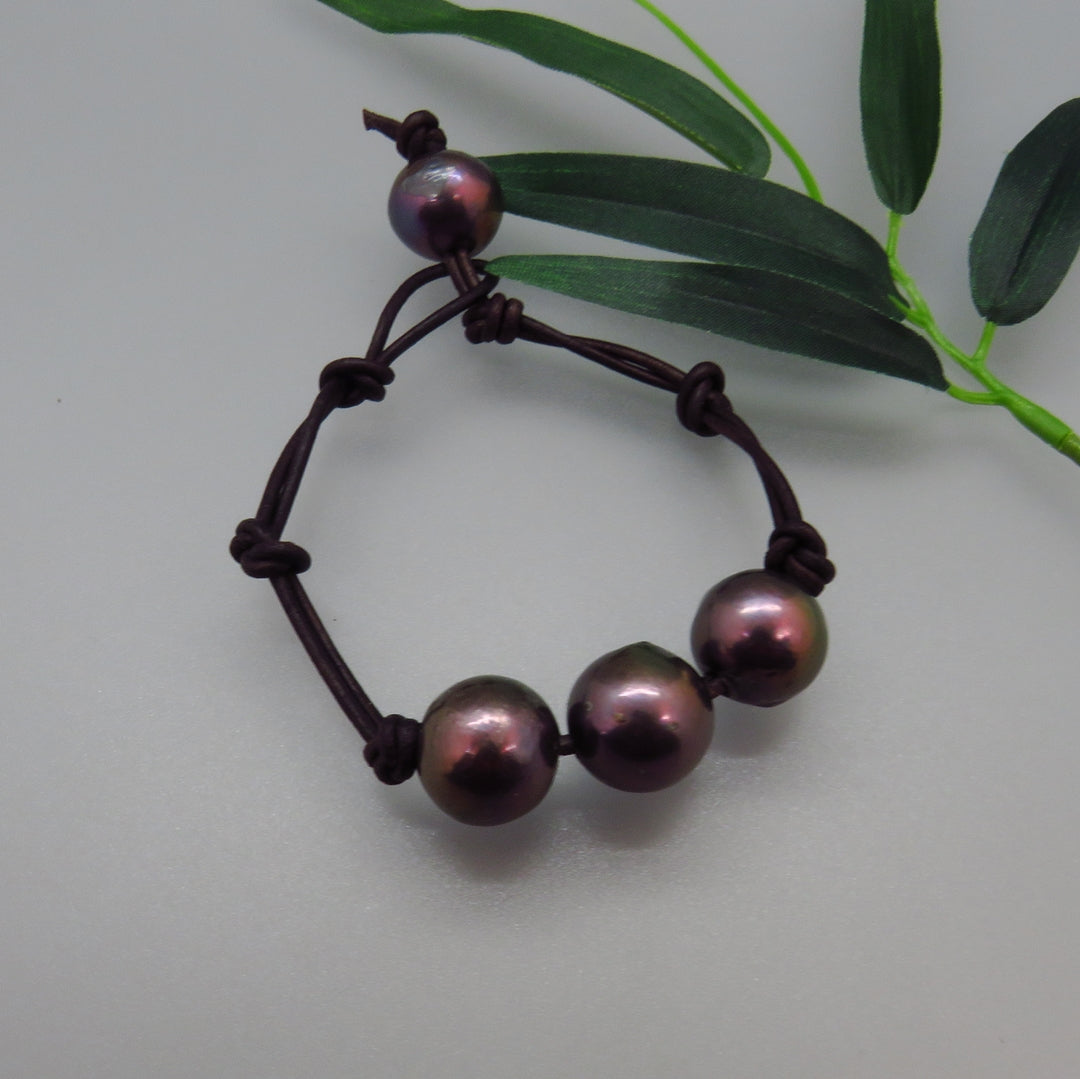 Peacock Edison Freshwater Pearls and Leather Bracelet – Mutiara Jewellery